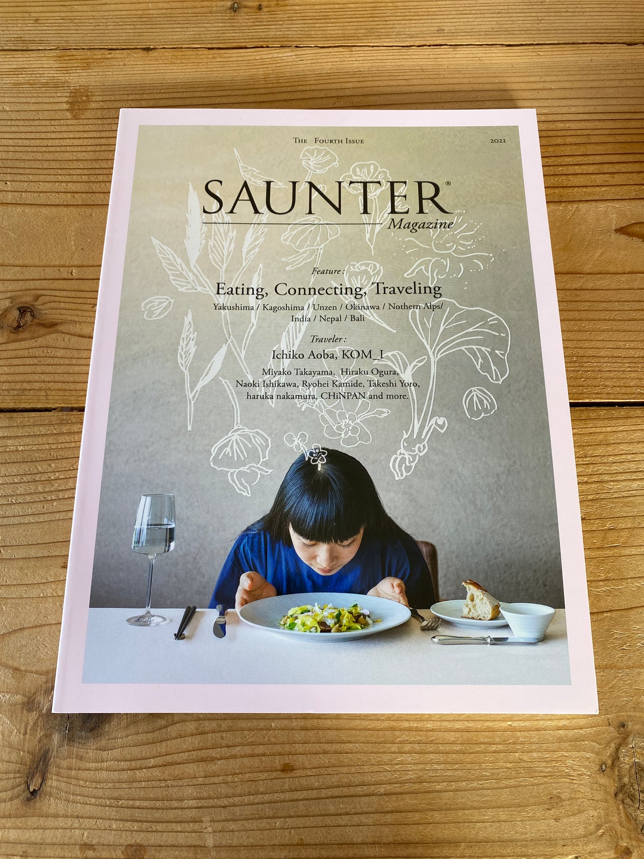 SAUNTER MAGAZINE 04 – Books ＆ Gallery 海と本